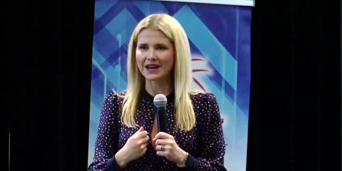 Kidnapping survivor Elizabeth Smart speaks to local educators Kidnapping survivor Elizabeth Smart speaks to local educators